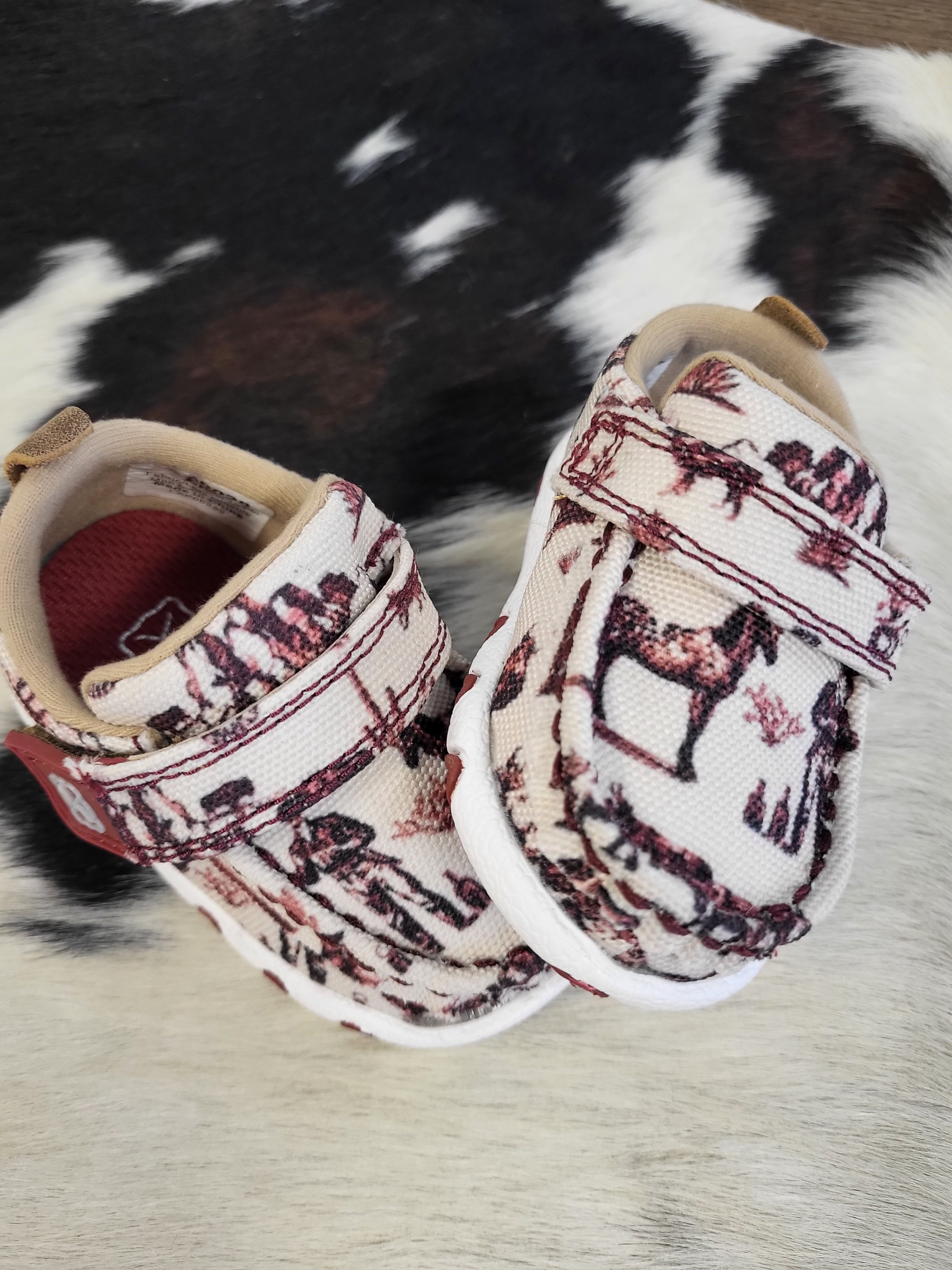 TWISTED X INFANT DRIVING MOC MAROON AND IVORY – BlueRidgeOutfitters